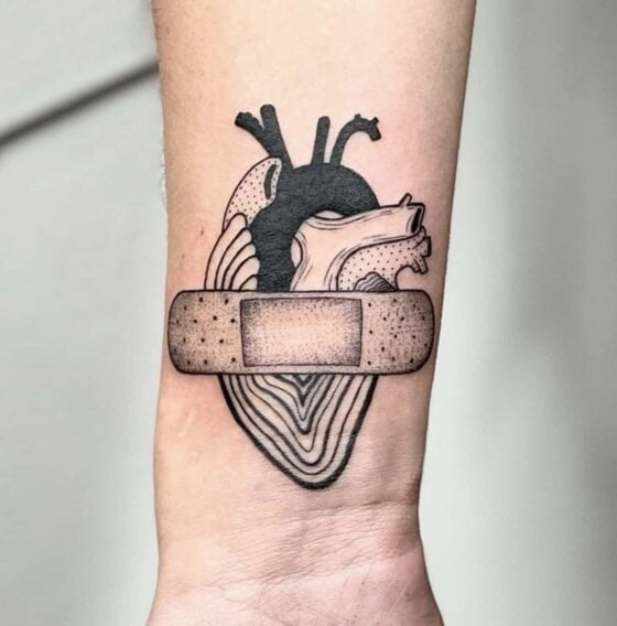 21 Broken Heart Tattoos To Fall In Love With • Body Artifact