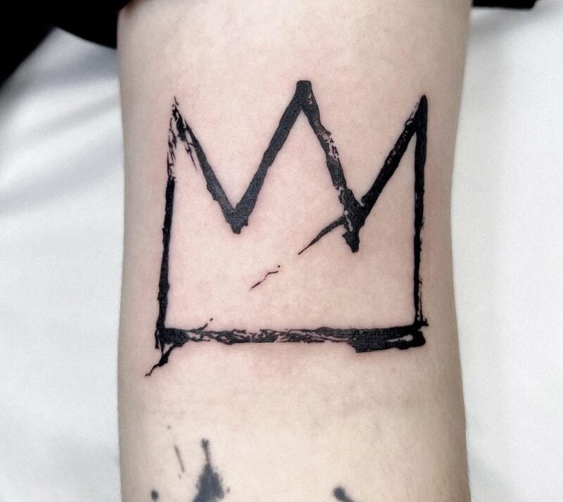 20 Glorious Crown Tattoos To Make You Feel Like Royalty • Body Artifact