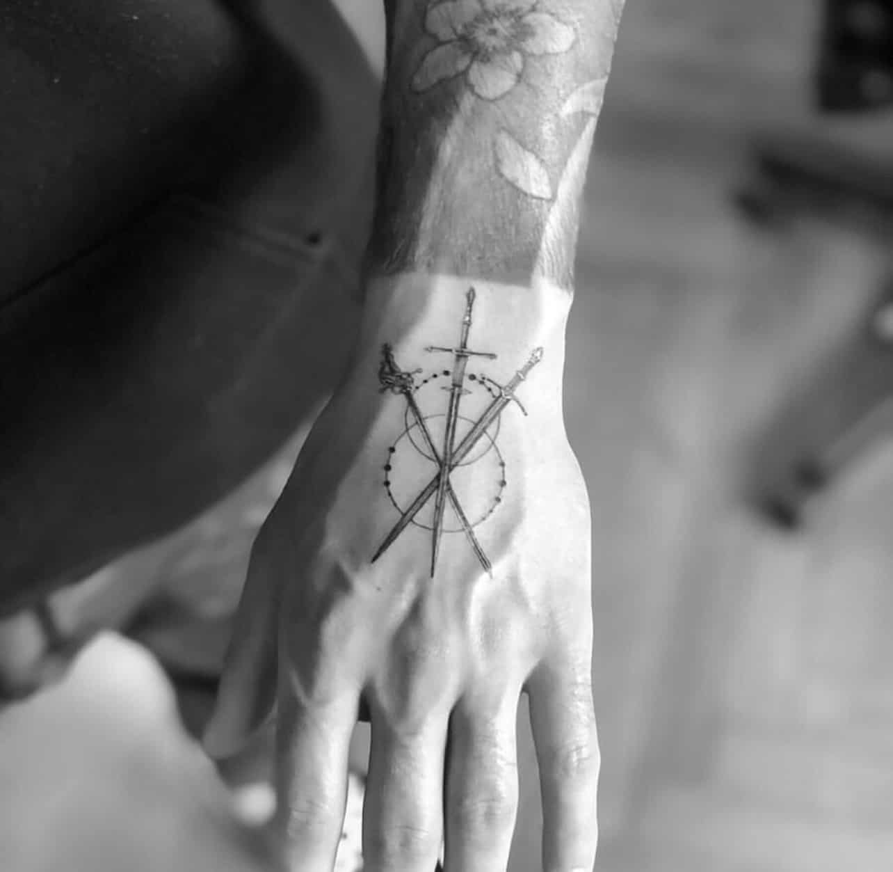 20 Hand Tattoos For Men That Leave A Lasting Impression • Body Artifact