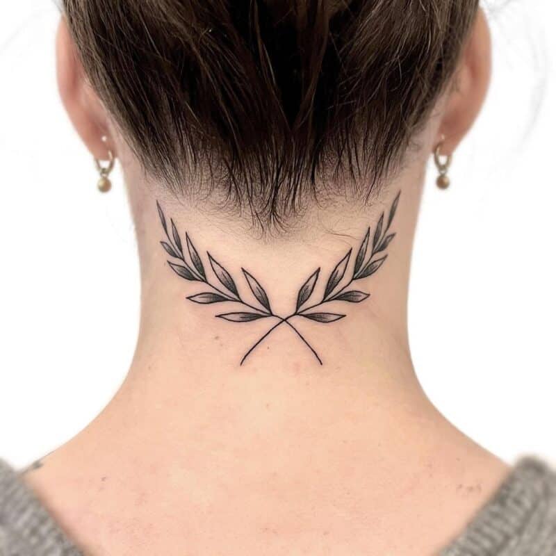 24 Stunning Neck Tattoos For Women • Body Artifact