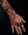 20 Powerful Hand Tattoos For Women • Body Artifact