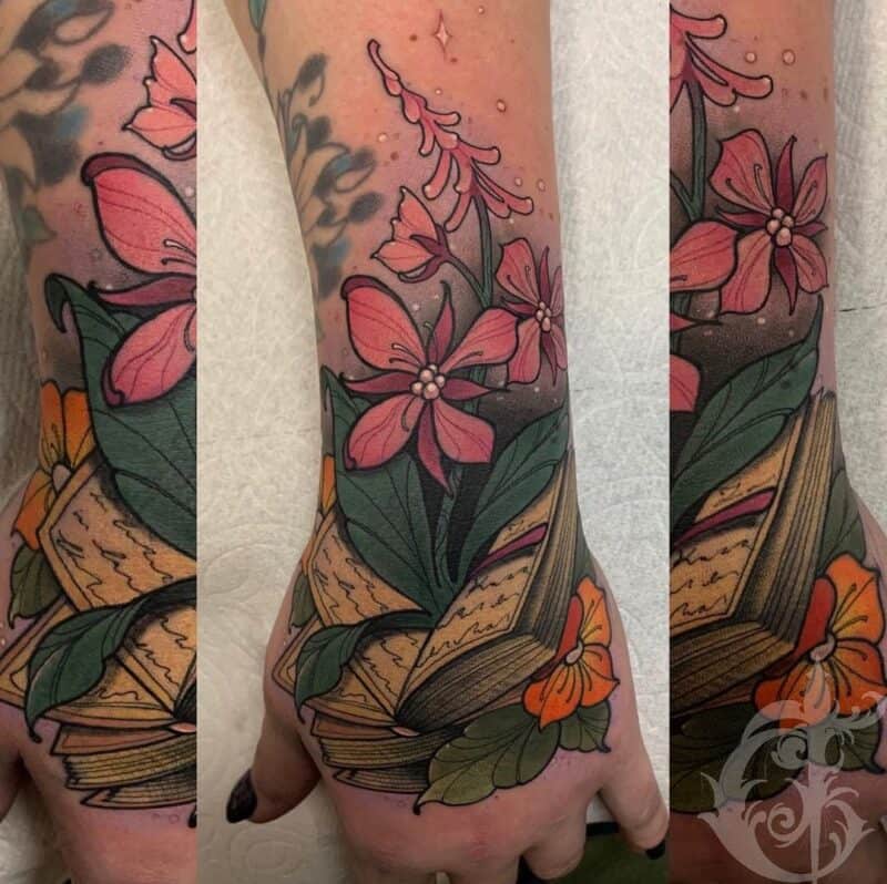 20 Powerful Hand Tattoos For Women • Body Artifact