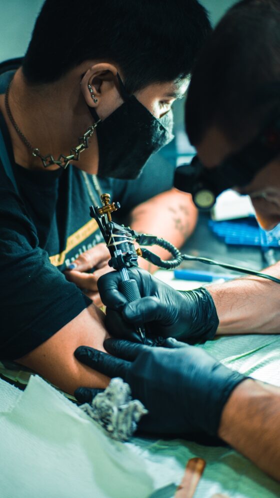 10 Best Tattoo Guns For Beginners And Professionals (2023 Buyer Guide ...