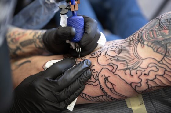 10 Best Tattoo Guns For Beginners And Professionals (2023 Buyer Guide ...