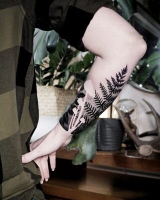 22 Blackwork Negative Space Tattoo To Get Lost In • Body Artifact